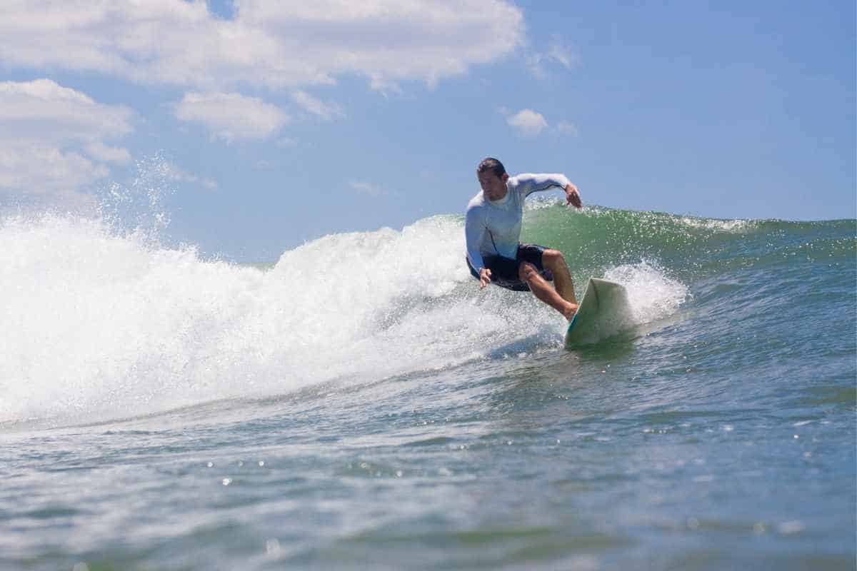How to Do a Cutback Surfing (Tips for Mastering the Cutback)