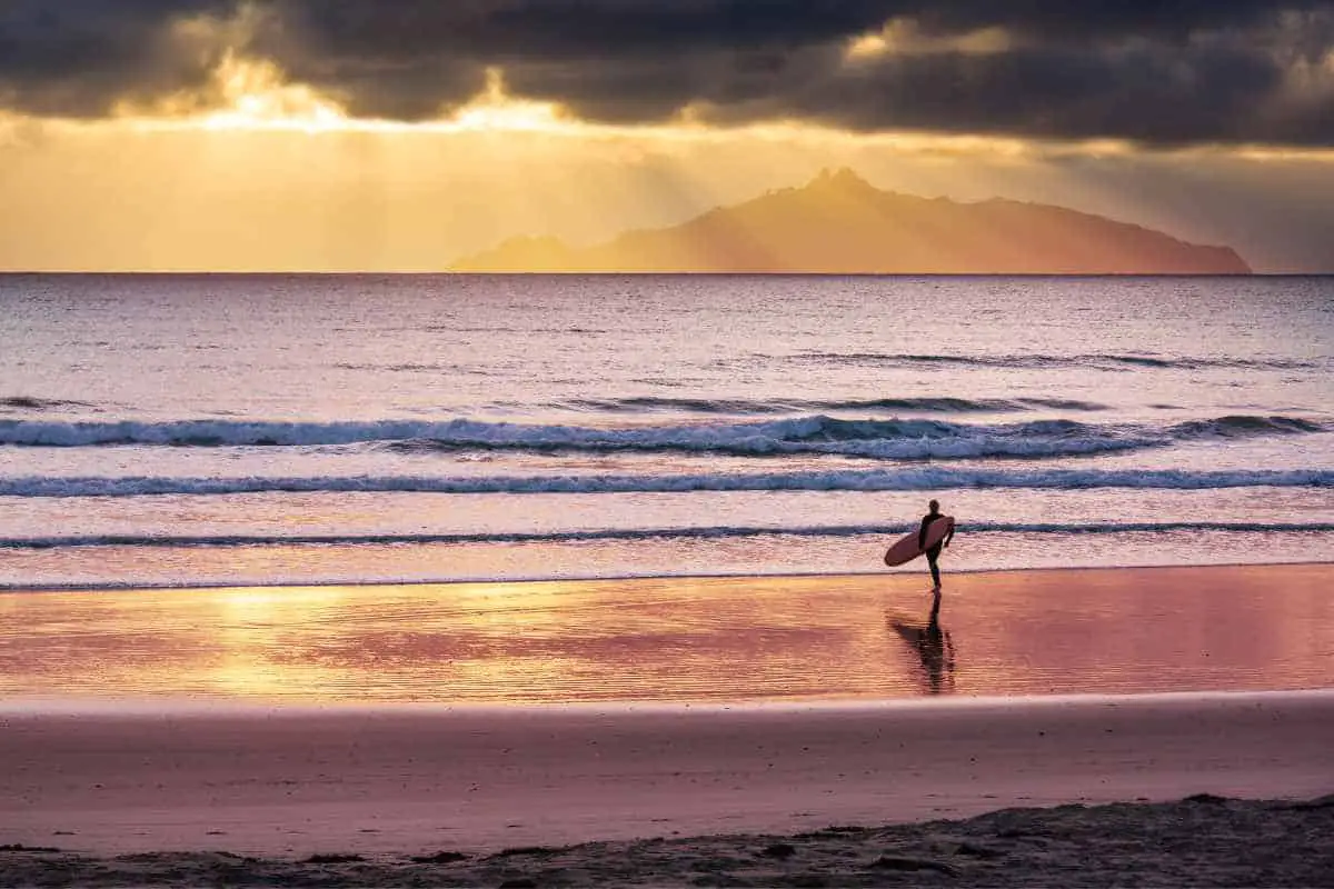 How to Do a Cutback Surfing (Tips for Mastering the Cutback)