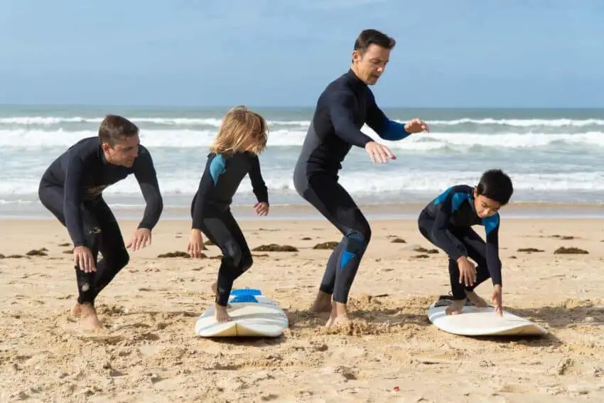 How to Teach Someone to Surf: Tips and Techniques for Beginners