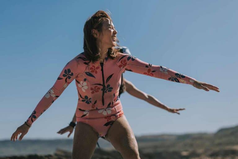 Goofy or Regular Surfing: Choosing the Best Surfing Stance