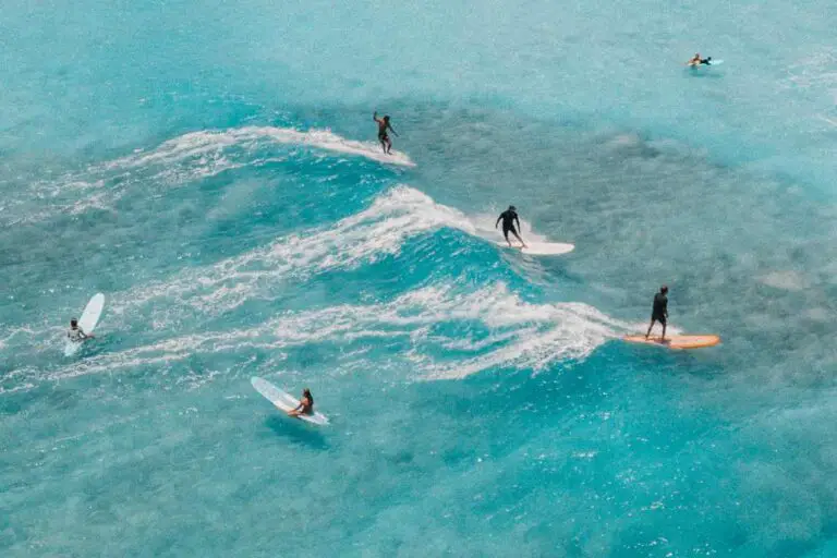 Goofy or Regular Surfing: Choosing the Best Surfing Stance