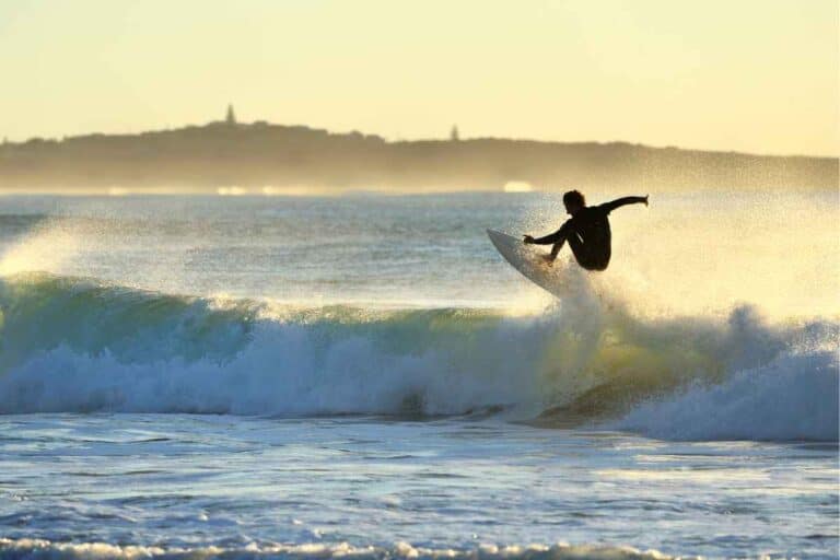 Surfing Tricks: Master the Waves with Expert Techniques