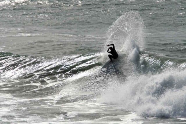 Surfing Tricks: Master the Waves with Expert Techniques