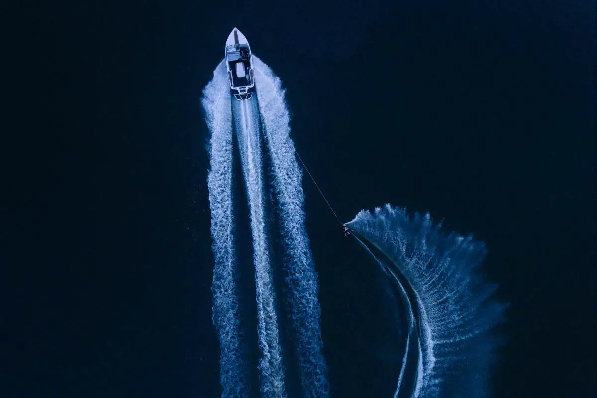 What is Tow-In Surfing: A Comprehensive Guide for Beginners