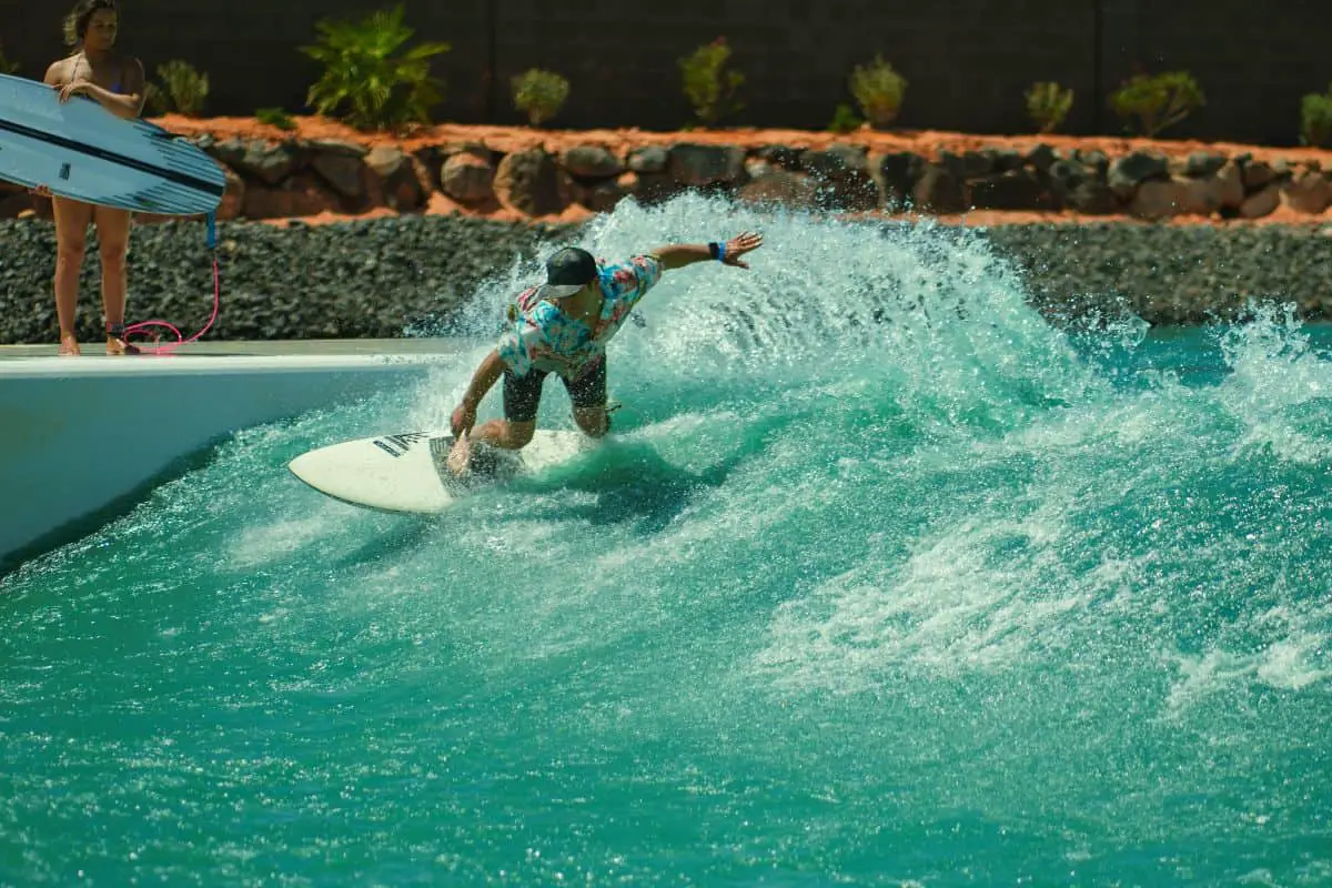 How Do Wave Pools Work: Unveiling the Mechanics Behind Artificial Waves