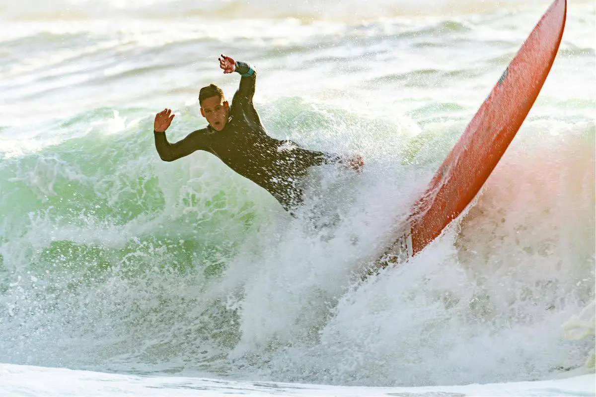 Top 5 Critical Surfing Tips for Beginners!